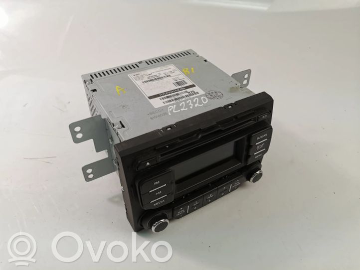 961701W700CA KIA Rio Radio/CD/DVD/GPS head unit, 36.00 € | RRR