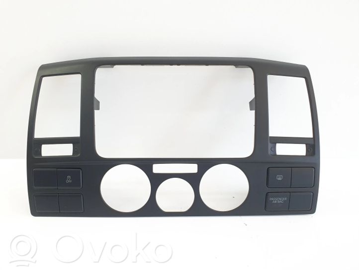 7E0857237D Volkswagen Transporter - Caravelle T5 Radio/GPS head unit ...