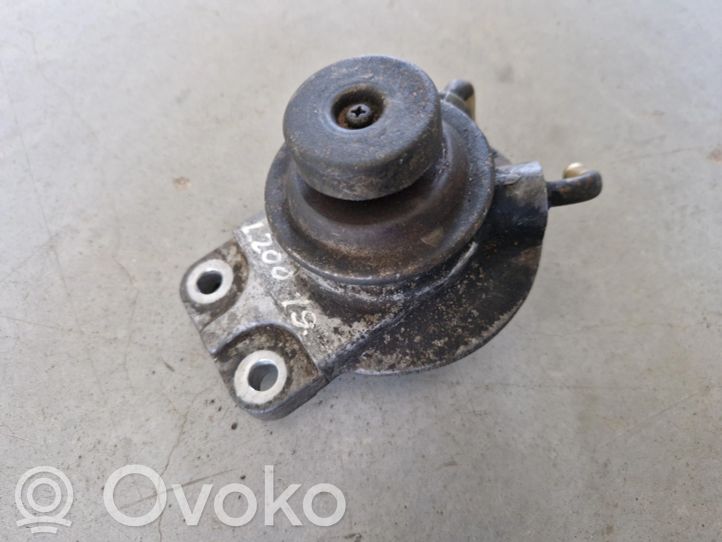 Mitsubishi L200 Fuel filter bracket/mount holder, 25.00 € | RRR