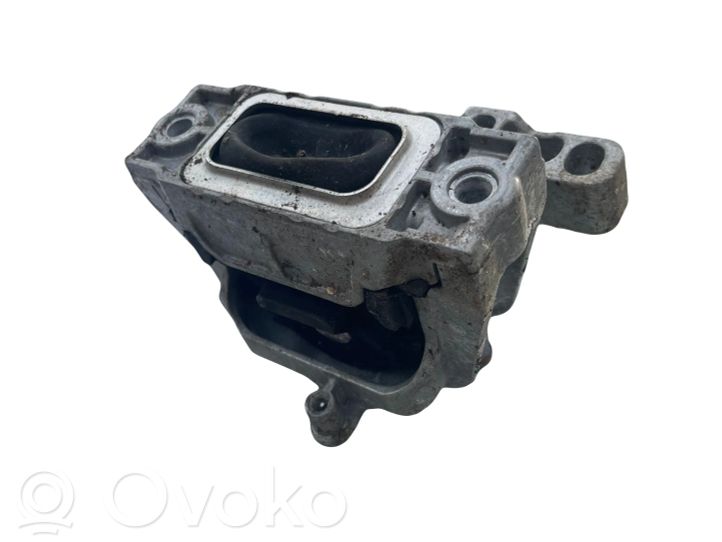 1K0199262 Volkswagen PASSAT B6 Engine mount bracket, 10.00 € | RRR