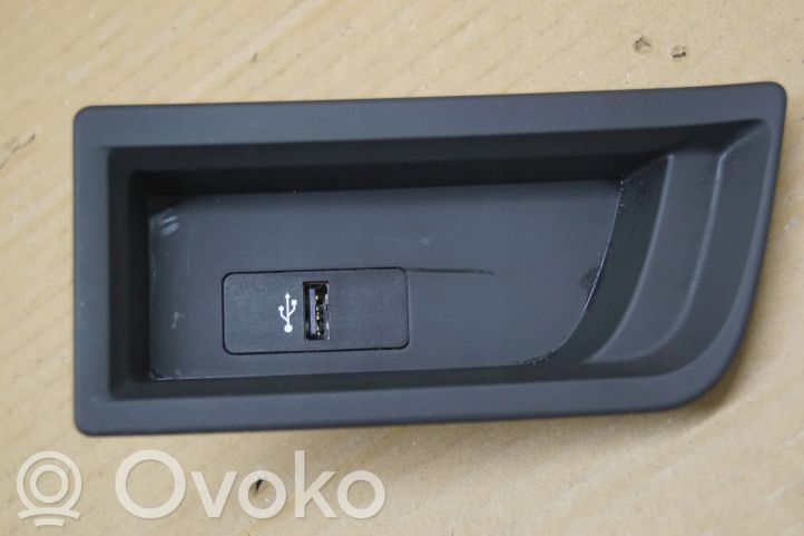 9207358 BMW M4 F82 F83 Connecteur/prise USB, 11.76 € | OVOKO