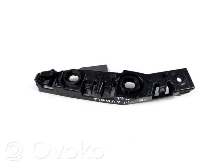 5na807049a Volkswagen Tiguan Front bumper mounting bracket, 22.75 € | RRR