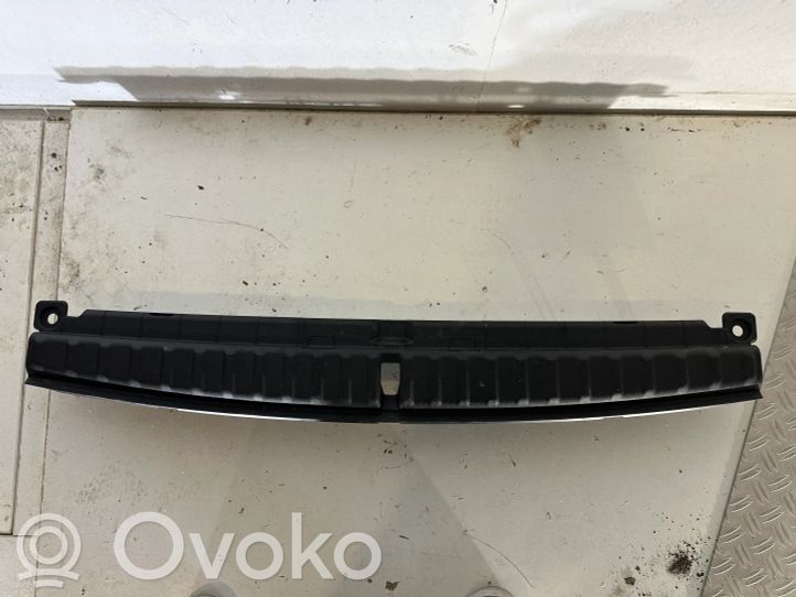 836931305608 BMW iX Tailgate trim, 100.00 € | RRR