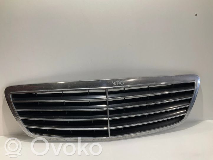 A2208800583 Mercedes-Benz S W220 Grille de calandre avant, 35.00 € | OVOKO