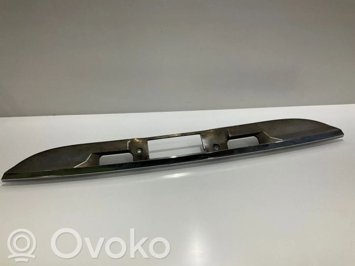 Mercedes-Benz E W211 Trunk door license plate light bar, 25.00 € | RRR