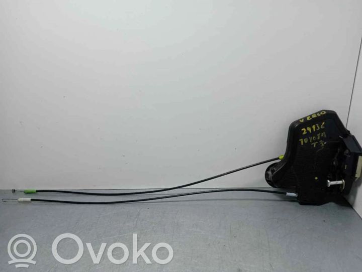 Toyota Corolla Verso E121 Rear door lock, 36.30 € | RRR