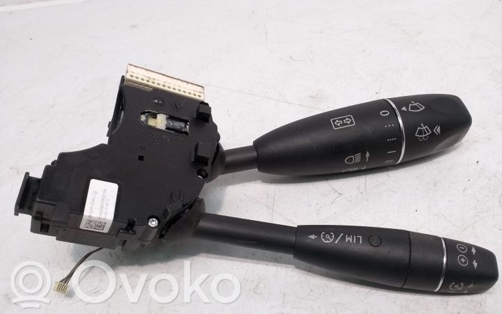 30S01120411 Mercedes-Benz E W212 Commodo de clignotant, 40.00 € | OVOKO