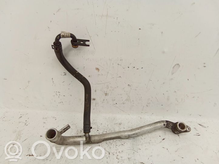 059121054C Audi A8 S8 D4 4H Engine coolant pipe/hose, 15.00 € | RRR
