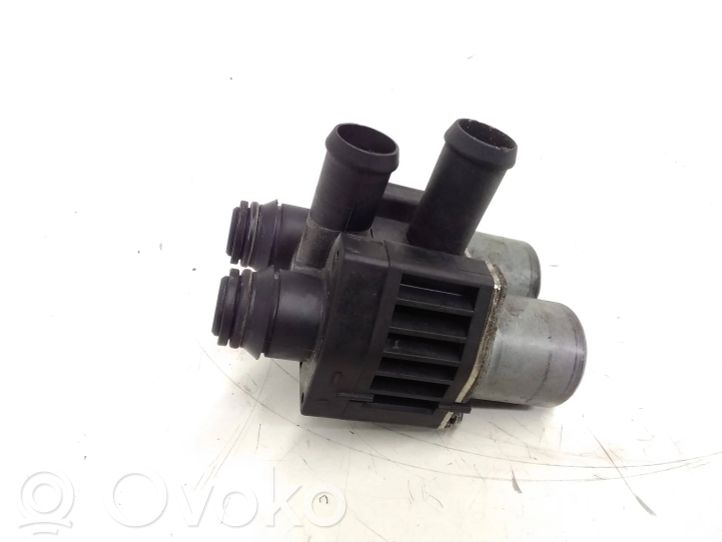 0018307884 Mercedes-Benz E W210 Coolant heater control valve, 15.00 € | RRR