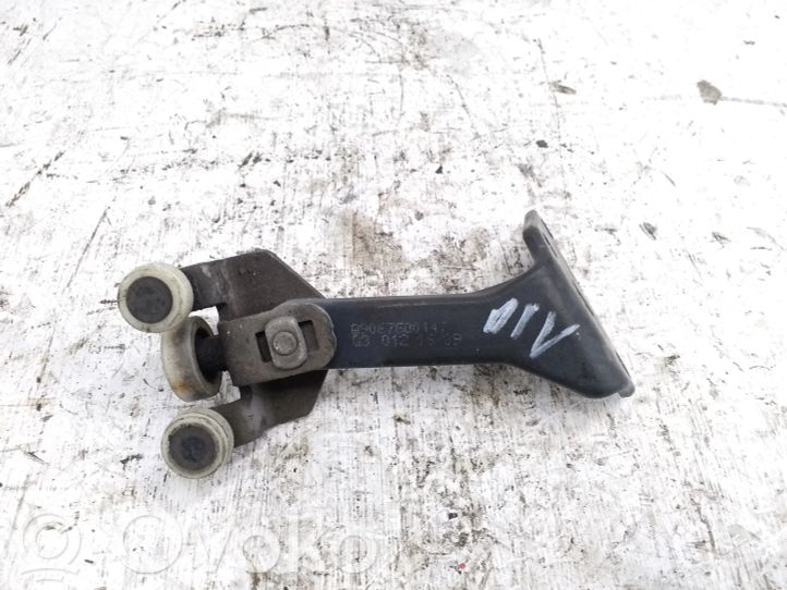 A9067600147 Volkswagen Crafter Sliding door upper roller guide/hinge ...