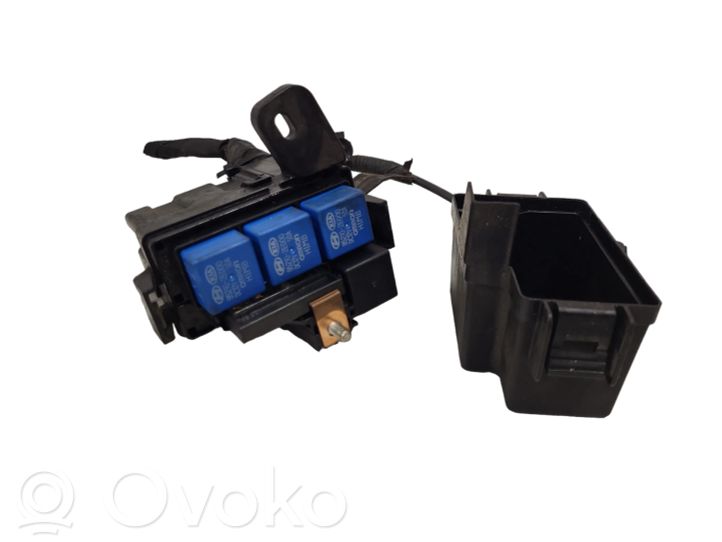 1879001034 Hyundai i40 Boîte à fusibles relais, 20.00 € | OVOKO