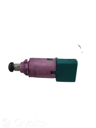 253200003R Renault Laguna III Brake pedal sensor switch, 10.00 € | RRR