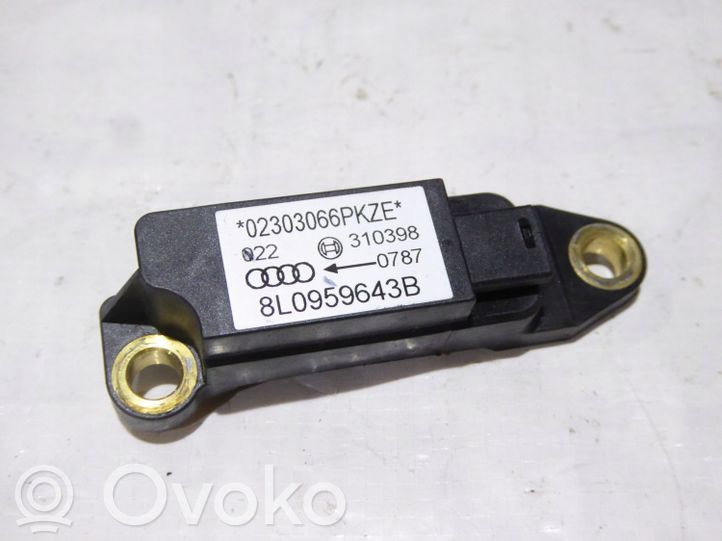 8L0959643C Audi A3 S3 8L Airbag deployment crash/impact sensor, 10.87 ...