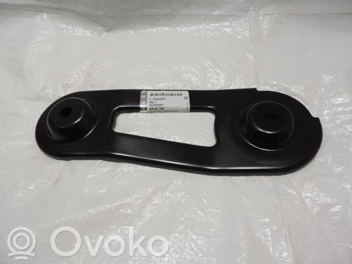 13235087 Opel Insignia A Other engine bay part, 10.70 € | RRR