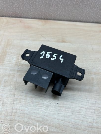 A0025423819 Mercedes-Benz E W211 Glow plug pre-heat relay, 2.00 € | RRR