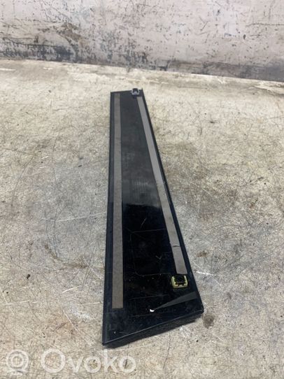 802d26ua1a Nissan Qashqai J12 Front door glass trim molding, 50.00 € | RRR