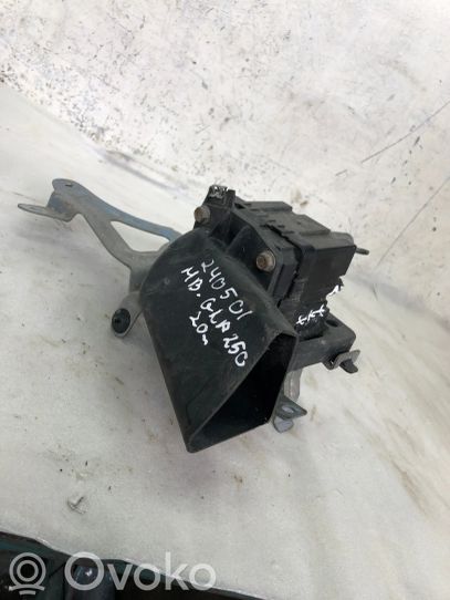 A2239016902 Mercedes-Benz GLA H247 Other engine bay part, 200.00 € | RRR