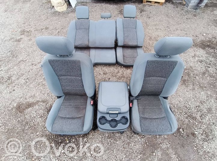 Dodge RAM Sitze komplett, 611.76 € | RRR