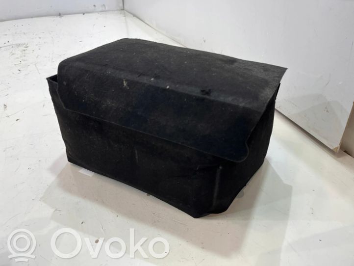 5Q0915411H Volkswagen PASSAT B8 Battery box tray, 13.97 € | RRR
