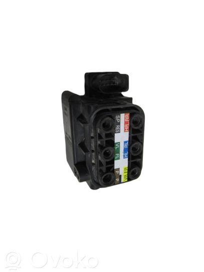 A2123200358 Mercedes-Benz S W221 Air suspension valve block, 140.94 € | RRR