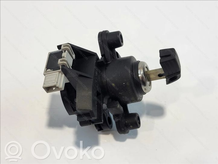 51247201533 BMW 5 E60 E61 Serrure de loquet coffre, 59.00 € | OVOKO