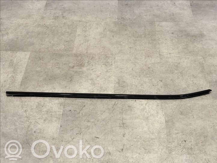 51337465918 BMW X5 F15 Priekinių durų stiklo apdaila, 47.00 € | RRR