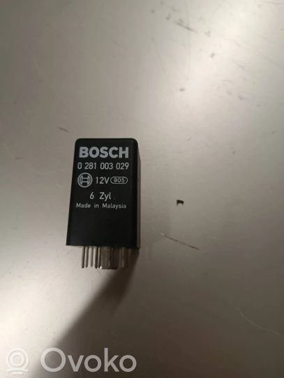 4E0907282A Audi A8 S8 D3 4E Glow plug pre-heat relay, 15.00 € | RRR