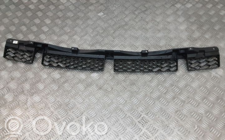 7P6807863 Volkswagen Touareg II Rear bumper mounting bracket, 15.00 € | RRR