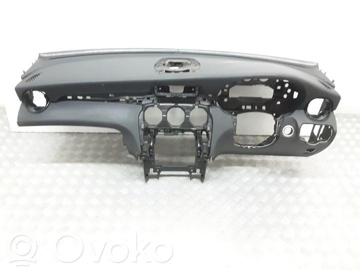 A2536800187 Mercedes-Benz GLC X253 C253 Dashboard, 149.90 € | RRR