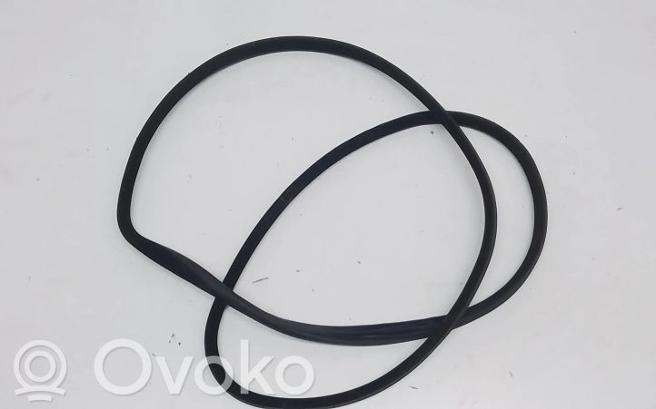 30799576 Volvo XC90 Rubber seal front door (on door), 19.90 € | RRR