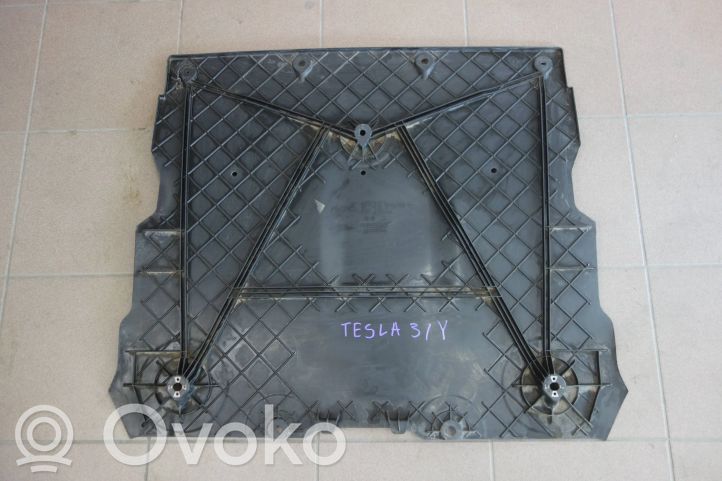 149915100C Tesla Model Y Front underbody cover/under tray, 117.65 € | RRR