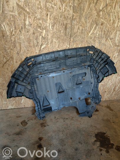 31323323 Volvo V40 Front bumper skid plate/under tray, 60.00 € | RRR