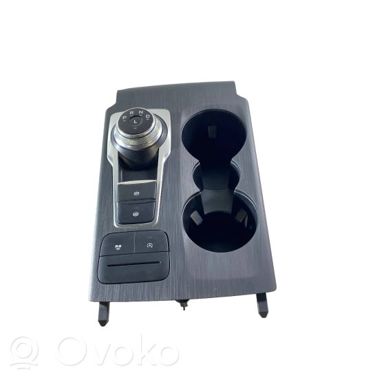 LJ6BS045A76EH Ford Escape IV Center console, 149.99 € | RRR