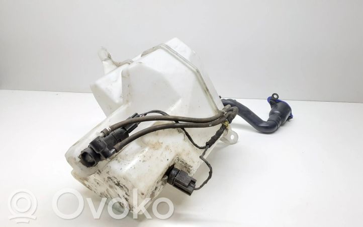 30784233 Volvo V70 Windshield washer fluid reservoir/tank, 20.00 € | RRR