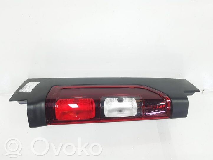 265556737R Renault Trafic III (X82) Rear/tail lights, 112.47 € | RRR