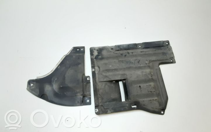 7167421 BMW 1 E81 E87 Center/middle under tray cover, 10.00 € | RRR
