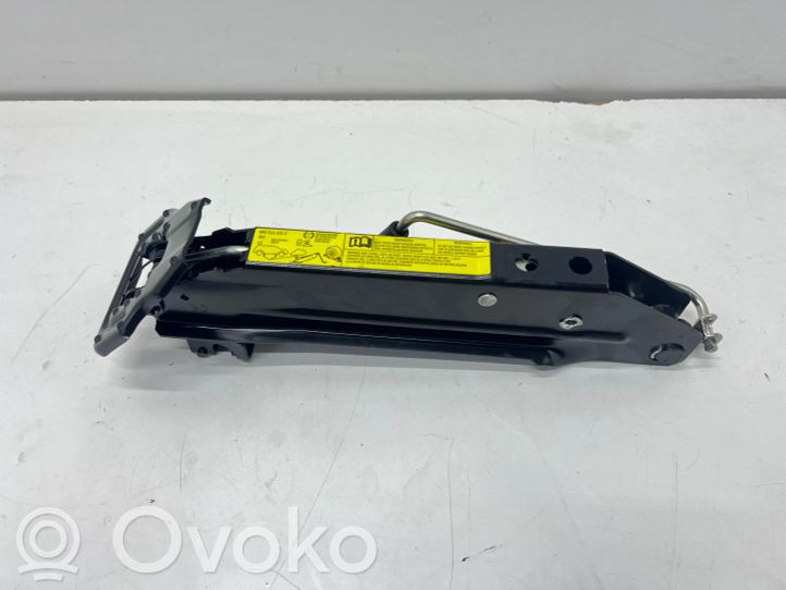 8R0011031C Audi Q5 SQ5 Lift Jack, 30.00 € | RRR