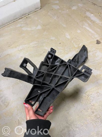 80A805608 Audi Q5 SQ5 Priekinio žibinto laikiklis, 24.00 € | RRR