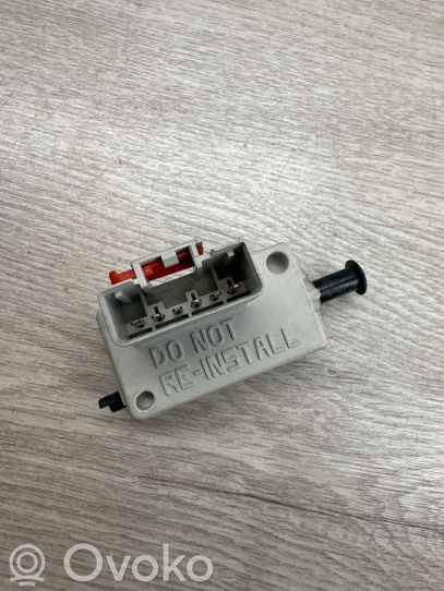 56045043AG Dodge Nitro Brake pedal sensor switch, 10.00 € | RRR