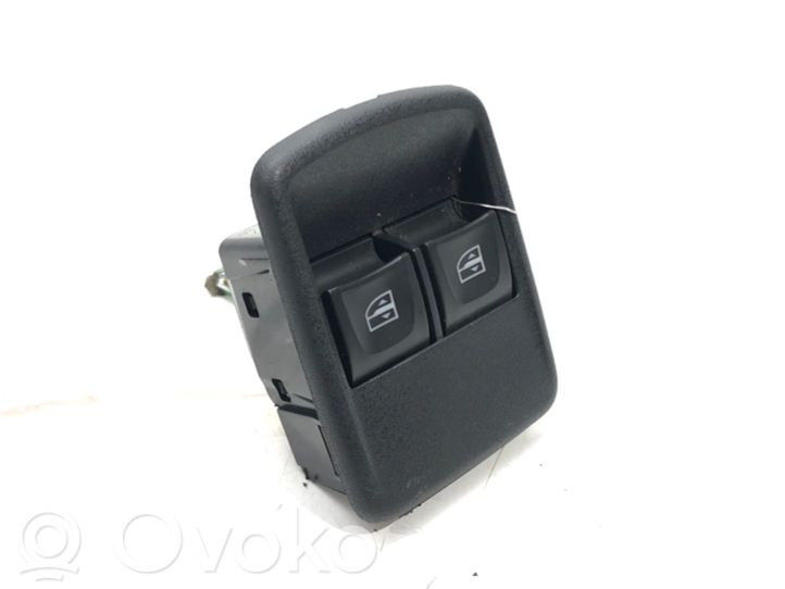 Dacia Sandero Electric window control switch, 30.35 € | RRR