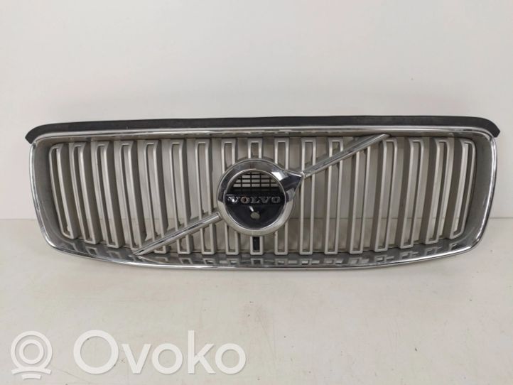 31425936 Volvo XC90 Front bumper upper radiator grill, 190.00 € | RRR