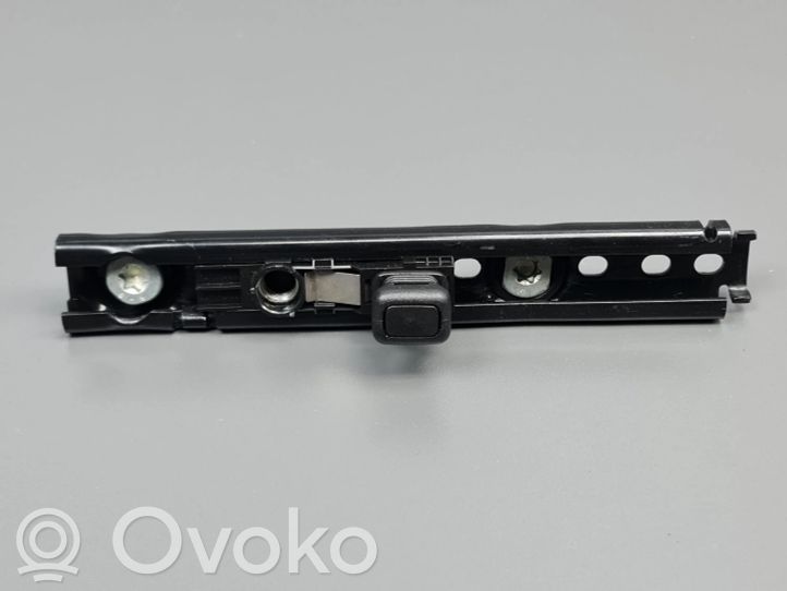 80414200 Dacia Sandero Seat belt adjustment rail, 10.00 € | RRR