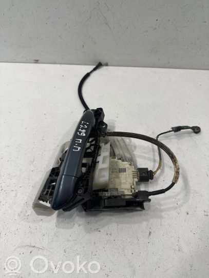 3C1837016A Volkswagen PASSAT B7 Front door lock, 30.00 € | RRR