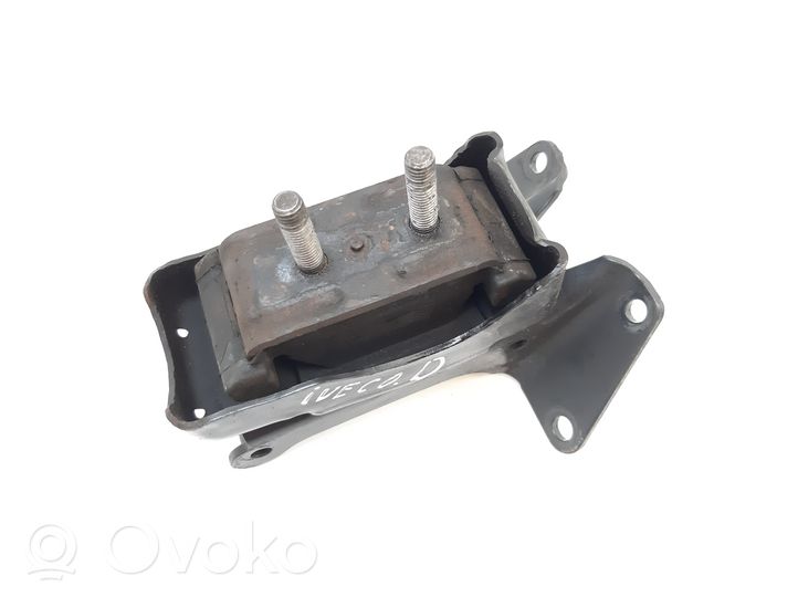 5801283685 Iveco Daily 6th gen Engine mount bracket, 50.00 € | RRR