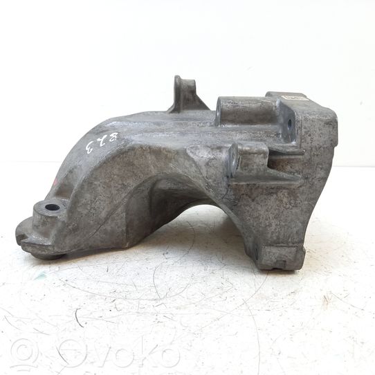 A6512230004 Mercedes-Benz E W212 Engine mounting bracket, 35.00 € | RRR