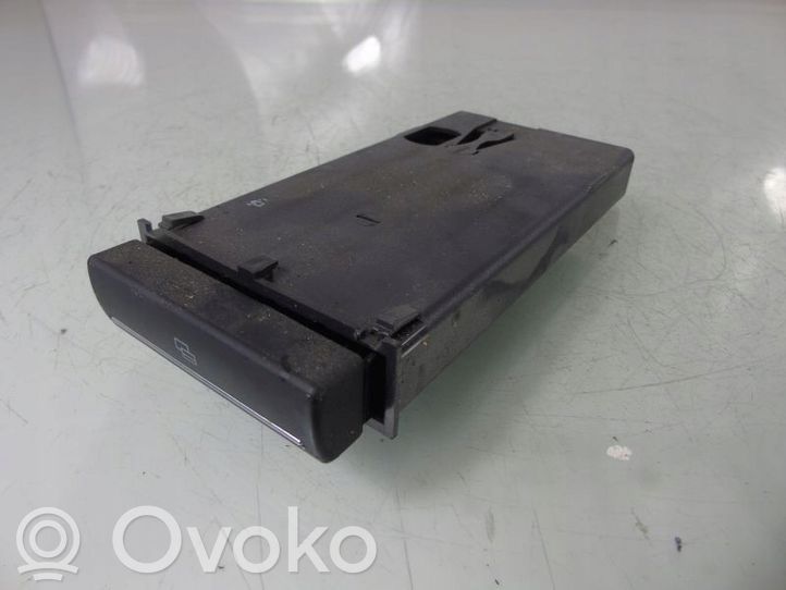 8P0941561D Audi A3 S3 8P Boîte / compartiment de rangement pour tableau ...