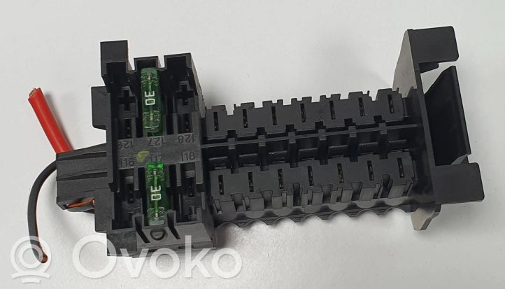 A2045400150 Mercedes-Benz E C207 W207 Boîte à fusibles, 12.12 € | OVOKO