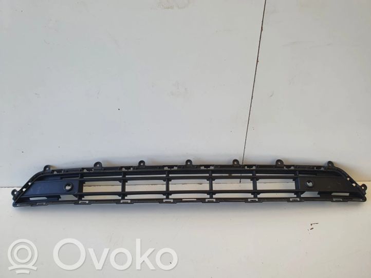 31449342 Volvo XC40 Front bumper lip, 70.08 € | RRR