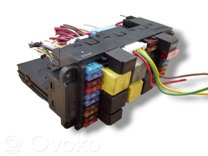 5DK008485-42 Mercedes-Benz C W203 SAM control unit, 100.00 € | RRR