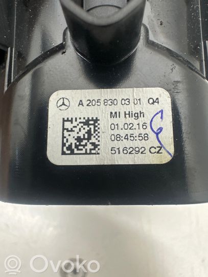 A2058300301 Mercedes-Benz C W205 Grille d'aération centrale, 5.00 € | OVOKO